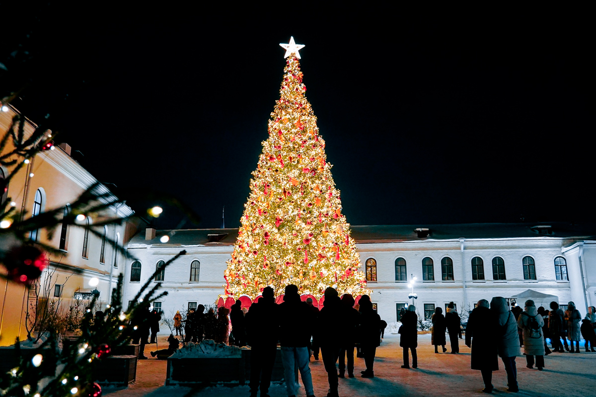 Каникулы в «Смене», выставка цифрового искусства NEW NUR NOW и многое ...
